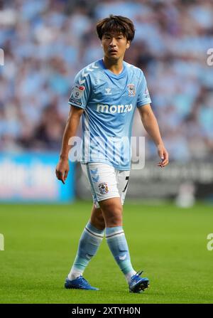 7, Tatsuhiro Sakamoto of Coventry City & 16, Patrick Roberts of ...