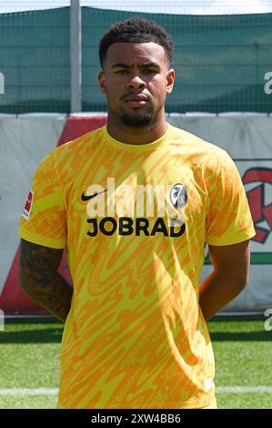 Noah Atubolu (SC Freiburg, 1) 1. Bundesliga: SC Freiburg vs Eintracht ...