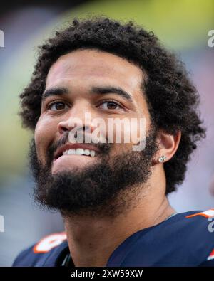 Chicago Bears' Caleb Williams warms up before an NFL football game ...