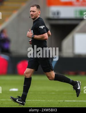Referee Simon Mather during the Sky Bet League One match at the SToK ...