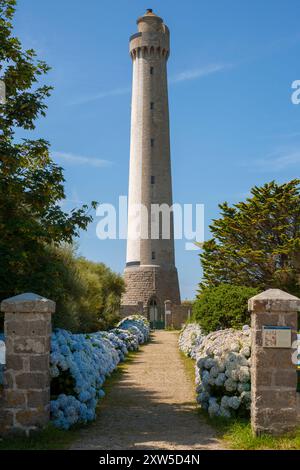 Phare Du Trezien on the Brittany Coast Stock Photo - Alamy