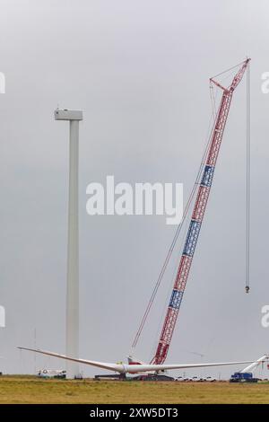 Balko, Oklahoma - A wind turbine being constructed in the Oklahoma ...