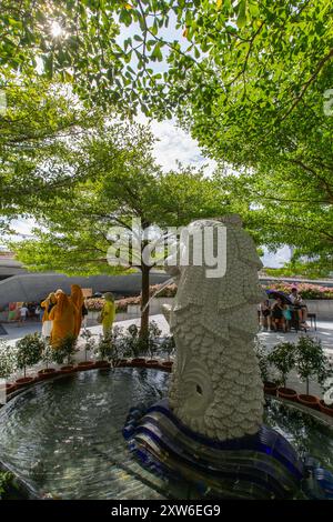At Merlion Park, Merlion cub statue sprouting water, a popular ...
