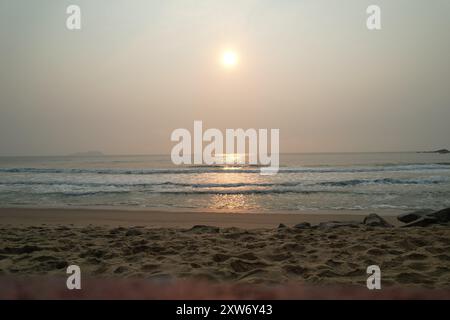 Somke sunrise at Brazil due rainforest fires Stock Photo - Alamy
