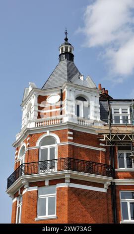 Red Mansion block of flats, residential Edwardian architecture, Central ...