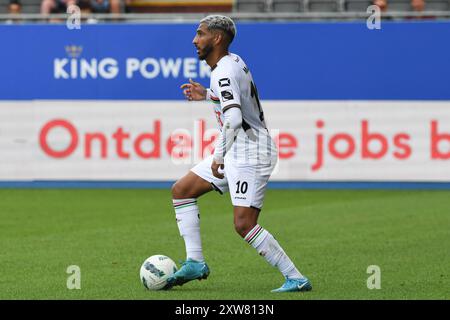OHL's Youssef Maziz pictured in action during a soccer match between FCV Dender EH and Oud ...