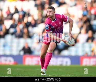 Olly Russell of Huddersfield Giants during the Betfred Super League ...