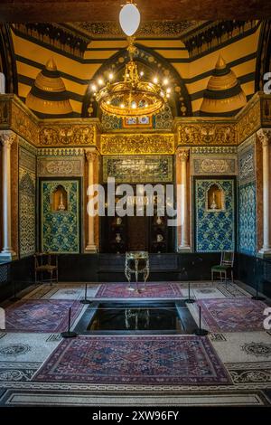 View of the Arab Hall at Leighton House Museum Stock Photo - Alamy