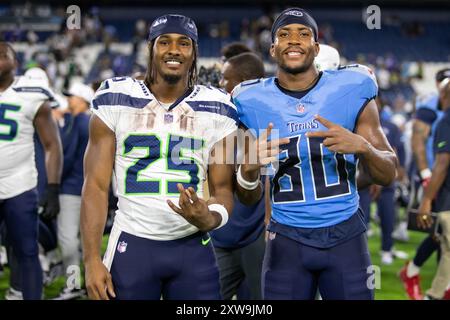 Tennessee Titans wide receiver Bryce Oliver (80) warms up before facing ...