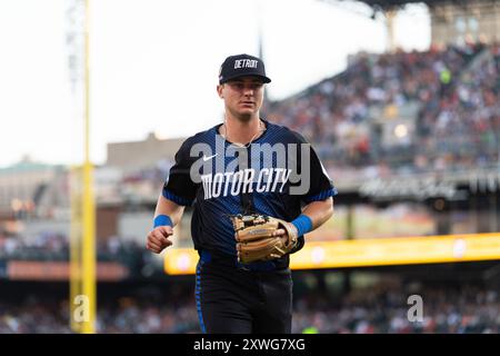 Detroit Tigers' Trey Sweeney (27) celebrates with Zach McKinstry ...