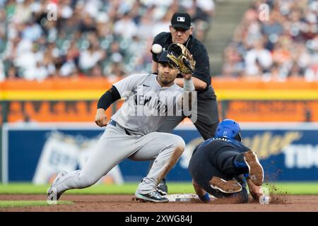 Detroit Tigers' Gleyber Torres (25) bats during the home-opening ...