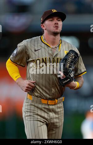 San Diego Padres' Jackson Merrill (3) warms up before a baseball game ...
