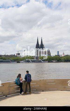 Cologne, city view from the Rheinboulevard on Groß St. Martin, historic ...