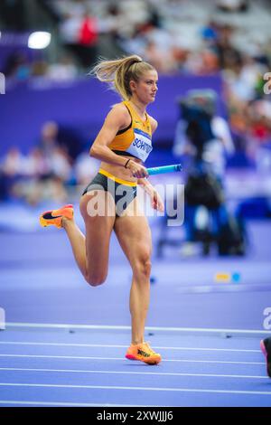 Alica Schmidt participating in the 4X400 meters relay at the Paris 2024 ...