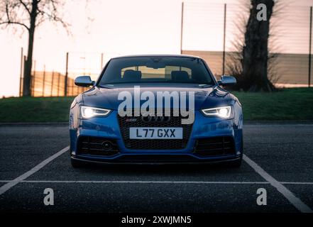 2014 Audi RS5 - Sepang Blue Stock Photo - Alamy