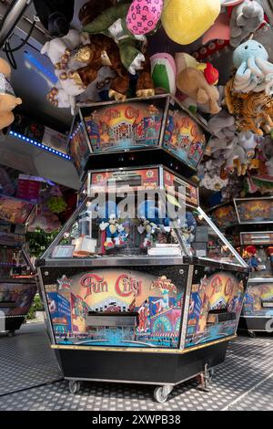 Coin pushing pusher machine with flashy animations, spectacular light ...