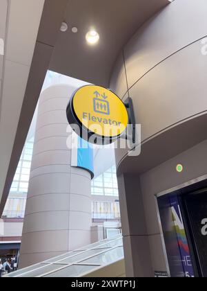 Elevator Sign at Denver International Airport Terminal Stock Photo - Alamy