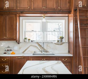 Sink area in new traditional kitchen Stock Photo - Alamy
