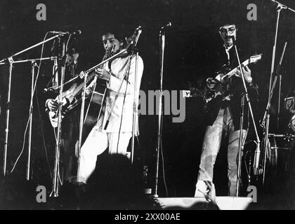 BOB DYLAN PERFORMING AT THE FIRST ISLE OF WIGHT POP FESTIVAL 1970. PIC ...