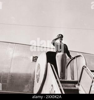 President Dwight Eisenhower bids farewell at Blue Springs Plantation by ...