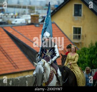 Medieval day, knight and queen on horse Stock Photo - Alamy
