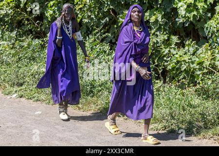 Maasai going to market in local village, Engaruka, Arusha, Tanzania ...