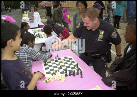 Police Officer Simonetti gets beaten chess mate by a 12 year old ...