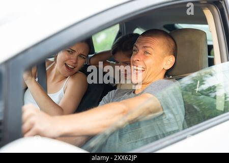 Driver and passengers scared screaming in the car before the accident ...