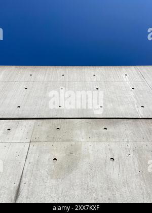 Tadao Ando's famous concrete wall against clear blue sky Stock Photo ...
