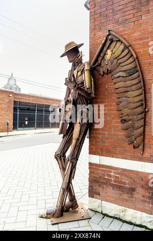'Heavenly Metal' sculpture by Bruce Larsen made from reclaimed tools ...