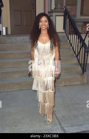 Jennifer Castillo bei der Premiere der 4. Staffel der Hulu Serie 'Only ...