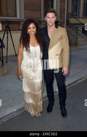 Jennifer Castillo und Craig Geoghan bei der Premiere der 4. Staffel der ...