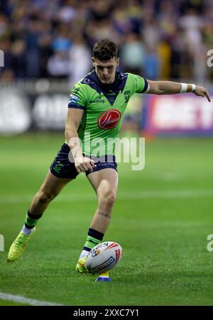 Warrington Wolves' Jake Thewlis scores a try during the Betfred Super ...