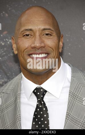 26 May 2015 - Hollywood, California - Carla Gugino, Dwayne Johnson ...