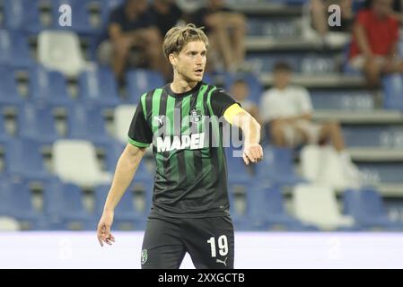 Filippo Romagna of US Sassuolo Calcio carries the ball during the ...