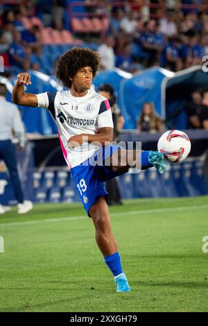 Peter Federico of Getafe warms up during the Copa del Rey Quarter Final ...