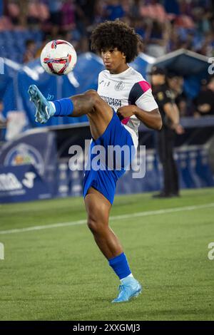 Peter Federico of Getafe warms up during the Copa del Rey Quarter Final ...