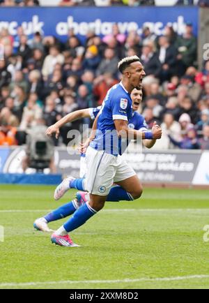 Callum Robinson of Cardiff City celebrates 1-2 win after the Carabao ...