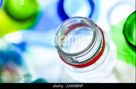 Empty colored drink bottles. Recyclable plastic waste Stock Photo - Alamy