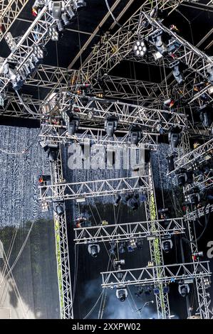 Light rig at a concert arena Stock Photo - Alamy