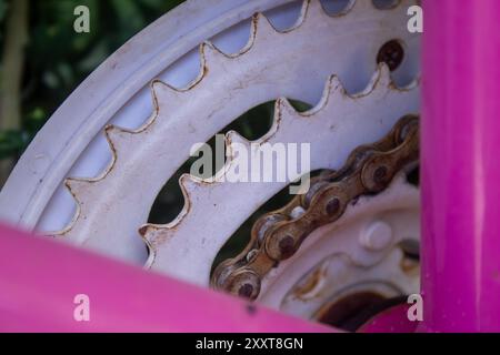 Rusty bike chain and gear shifter Stock Photo - Alamy