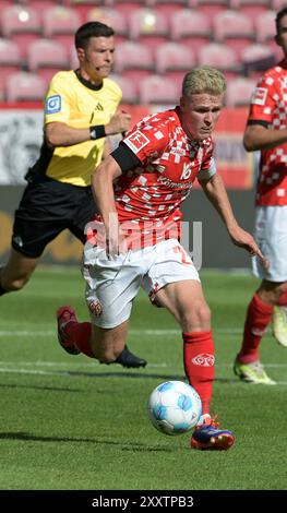 Jonathan. Burkhardt fotografiert beim Fußball Bundesliga Spiel Mainz 05 ...