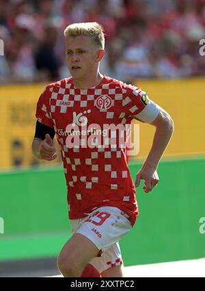 Jonathan. Burkhardt fotografiert beim Fußball Bundesliga Spiel Mainz 05 ...