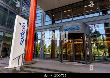 Entrance to the Sodexo headquarters in Issy-les-Moulineaux, France ...