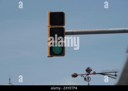 traffic management and road signs, visual information and warnings in ...