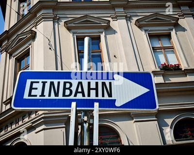 traffic management and road signs, visual information and warnings in ...