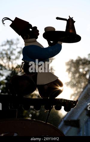 Ein Mohr auf dem Nasenschild des Cafe Getreidegasse, Salzburg 6.08.2024 ...