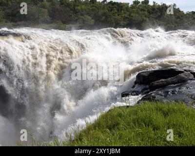 View of Rapids at top of Waterfull, Nile River, with rainbow, Murchison ...