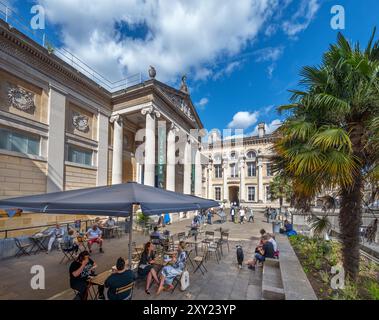 The front facade of Oxford Ashmolean Museum. The Ashmolean is the ...
