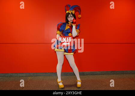 Cosplayer Victoria from Philadelphia is dressed as Pomni from Amazing ...